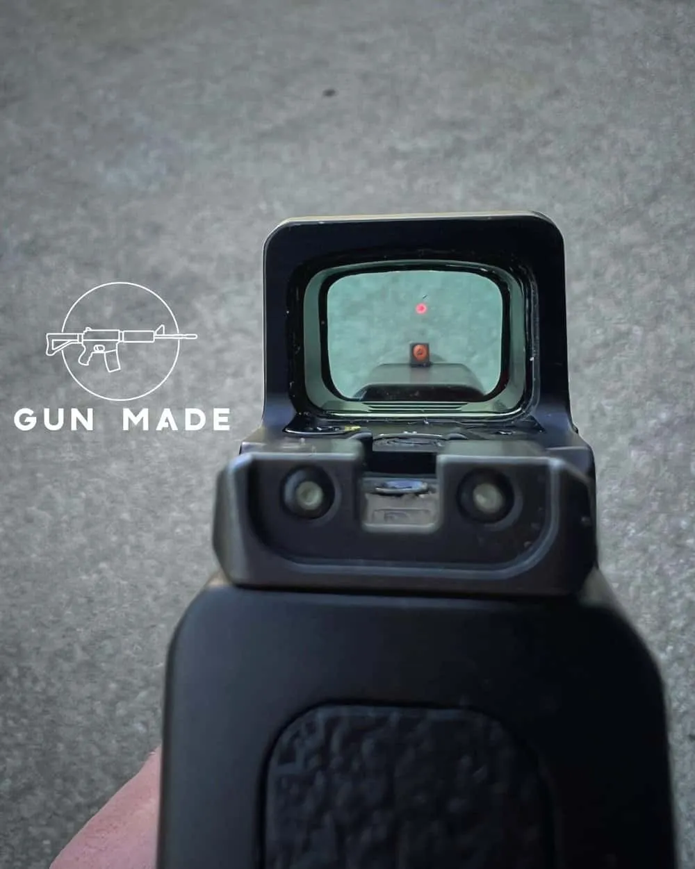 Red Dots vs. Iron Sights: Aiming Showdown
